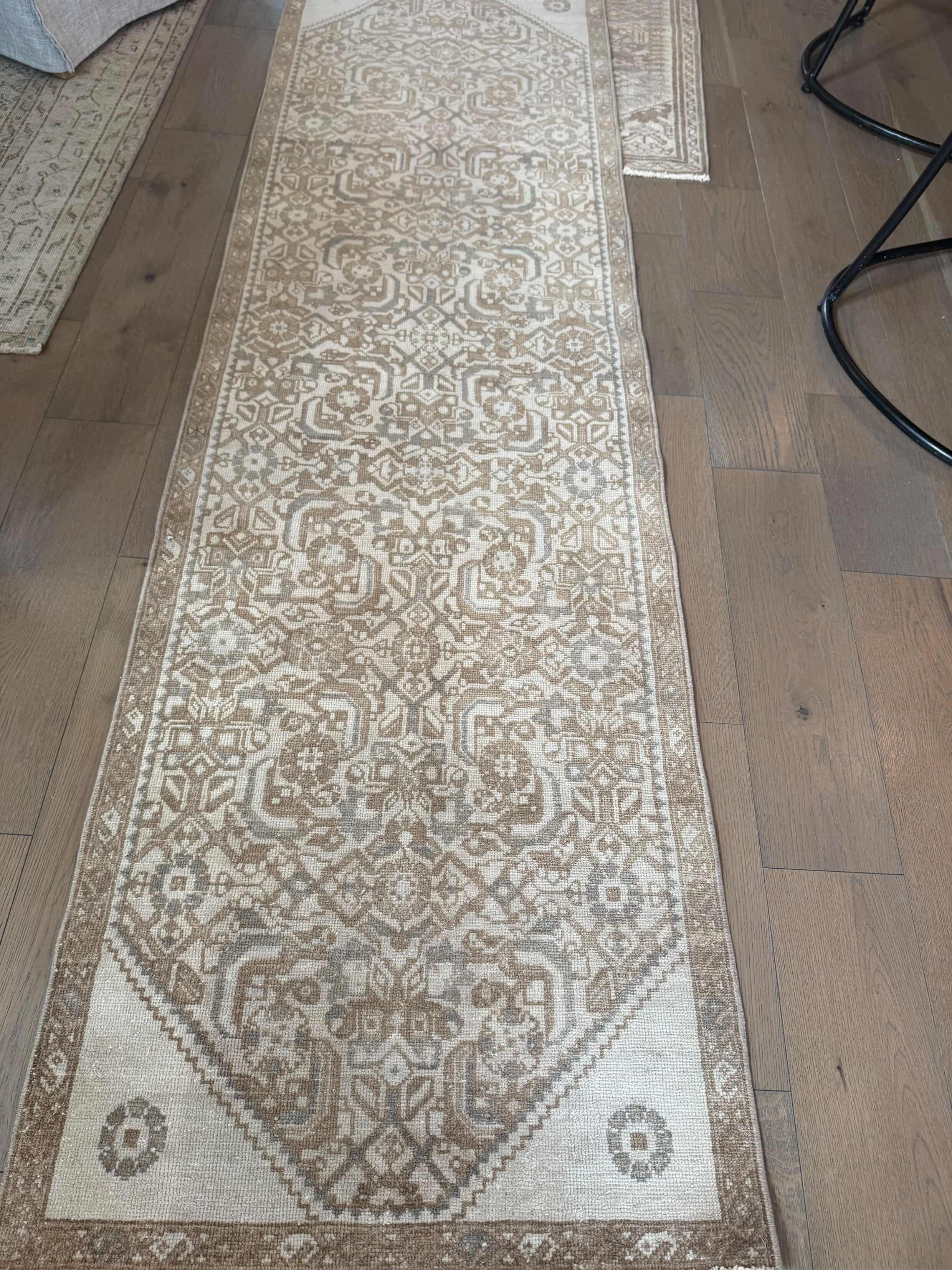 Nala - 2’7 x 8’10 – Lovely Vintage Rug Co.
